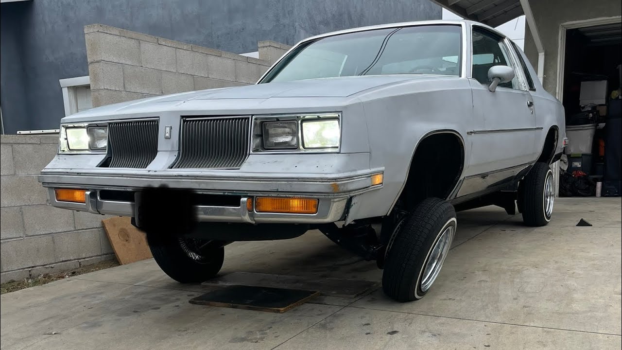 1986 CUTLASS LOWRIDER HOPPING - YouTube