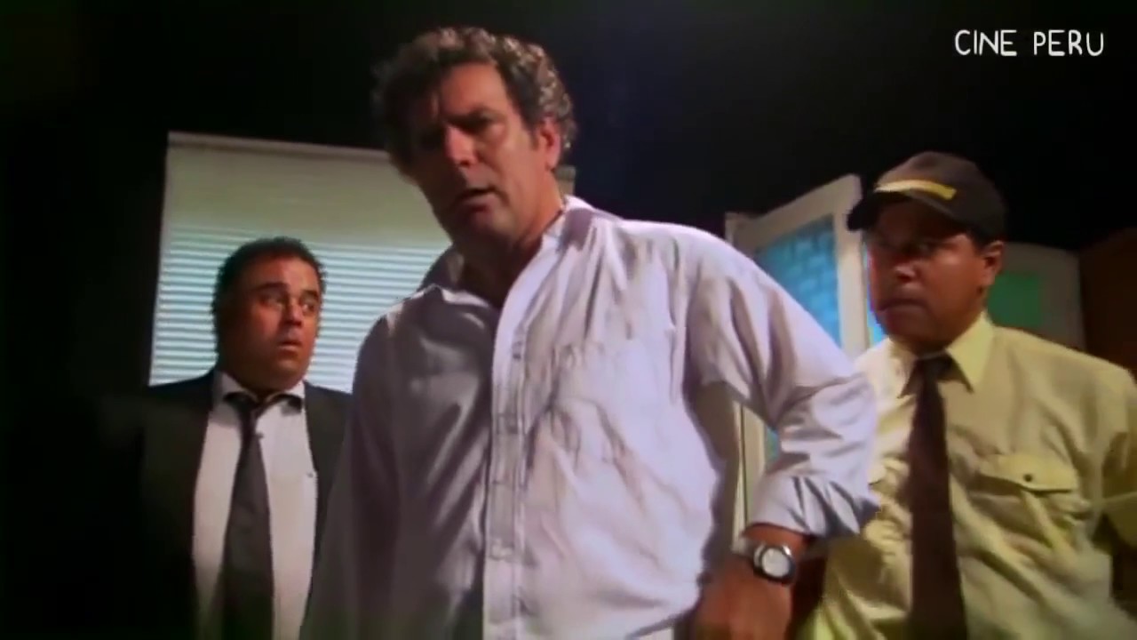 Sergio Paris en EL GUACHIMAN (PELICULA PERUANA 2011) - YouTube