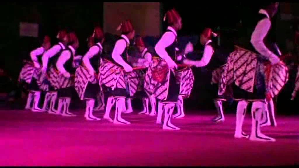 tari badui Festival Seni Tradisi - YouTube