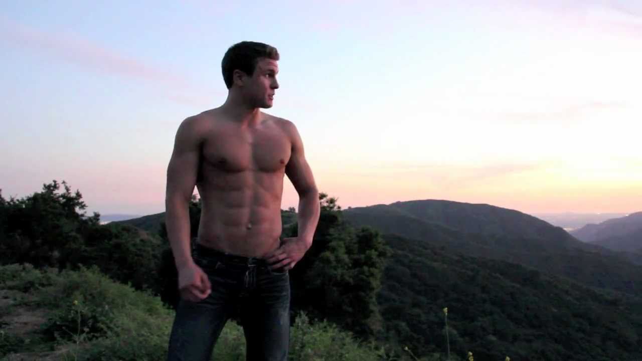 Ripped Bri Mountain Behind the scenes with Flexing - YouTube