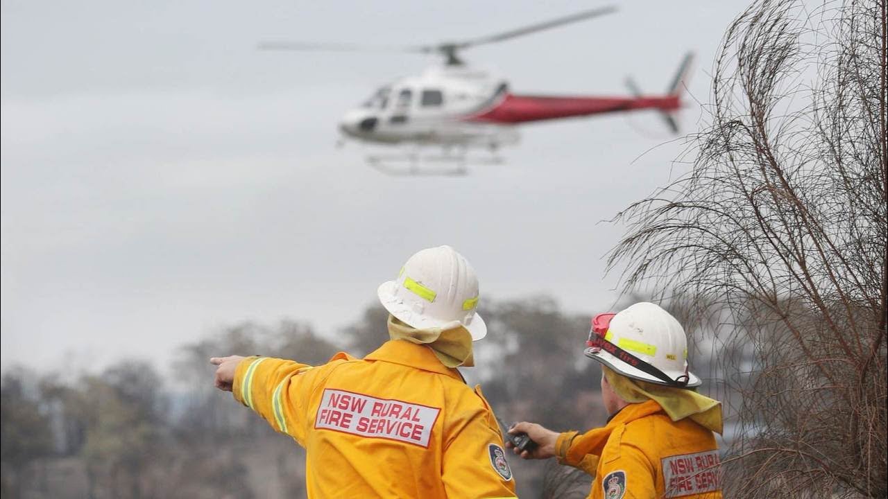 NSW RFS rejects need to pay volunteer firefighters - YouTube