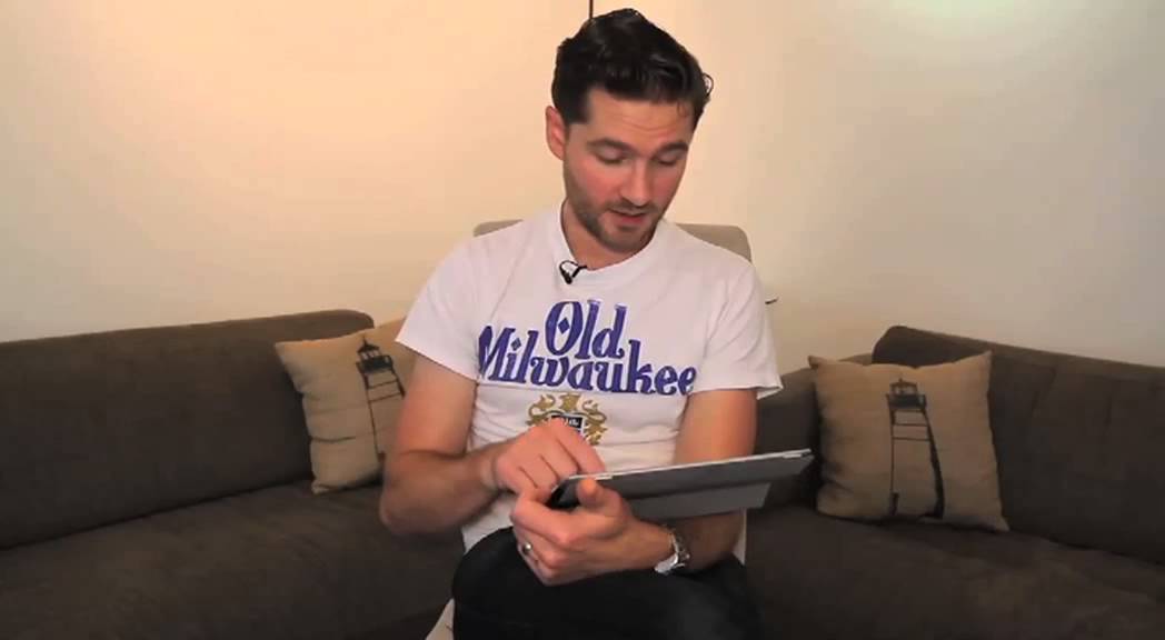 Mean Tweets - Australian Comedians - YouTube