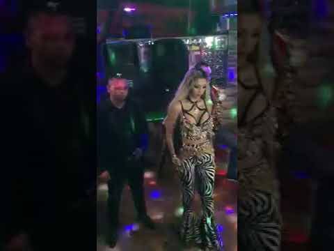 Cristina Pucean își face de cap intr-o discoteca DANS criminal!