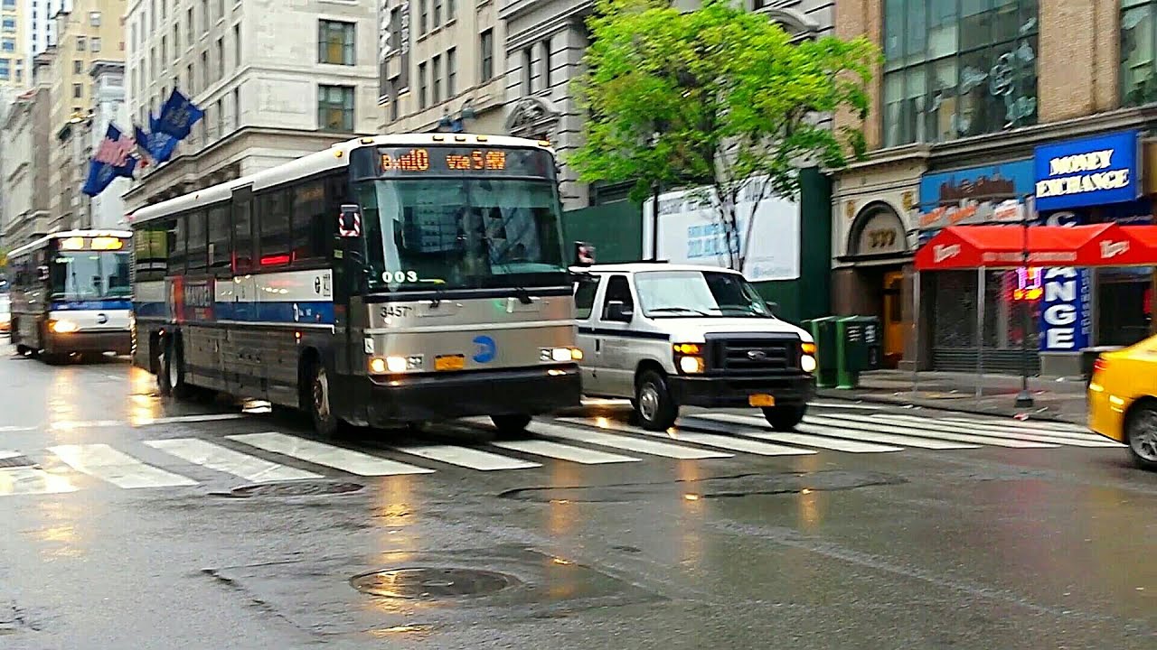 Trio of MTA MCI D4500 - YouTube