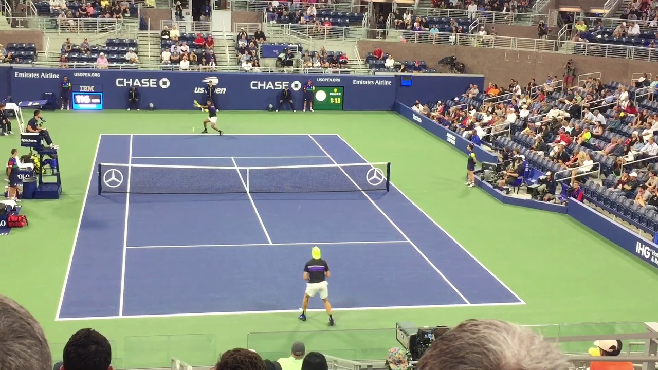 Denis Shapovalov jumping backhand Return - YouTube