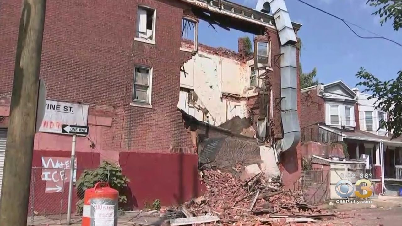 Vacant Building Partially Collapses In West Philadelphia - YouTube