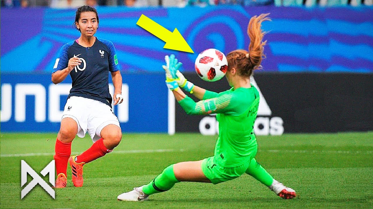 Comedy & Shocking Goalkeeping in Women's Football - YouTube