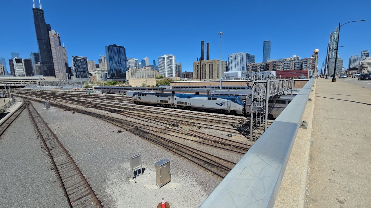Amtrak P42DCs 62 and 23 on Texas Eagle Train 22 in Chicago - YouTube