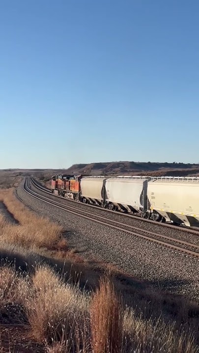 BNSF Grain Train Grinding Uphill - YouTube