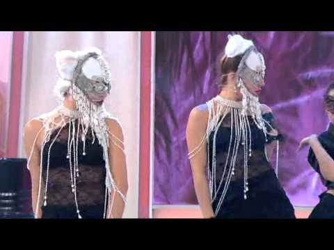 Aycan ve Nurcan Şencan 'dan Dans Gösterisi