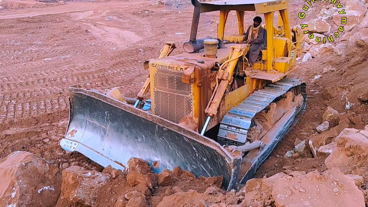 Caterpillar Dozer Working ||Dozer in action || Land Cutting - YouTube