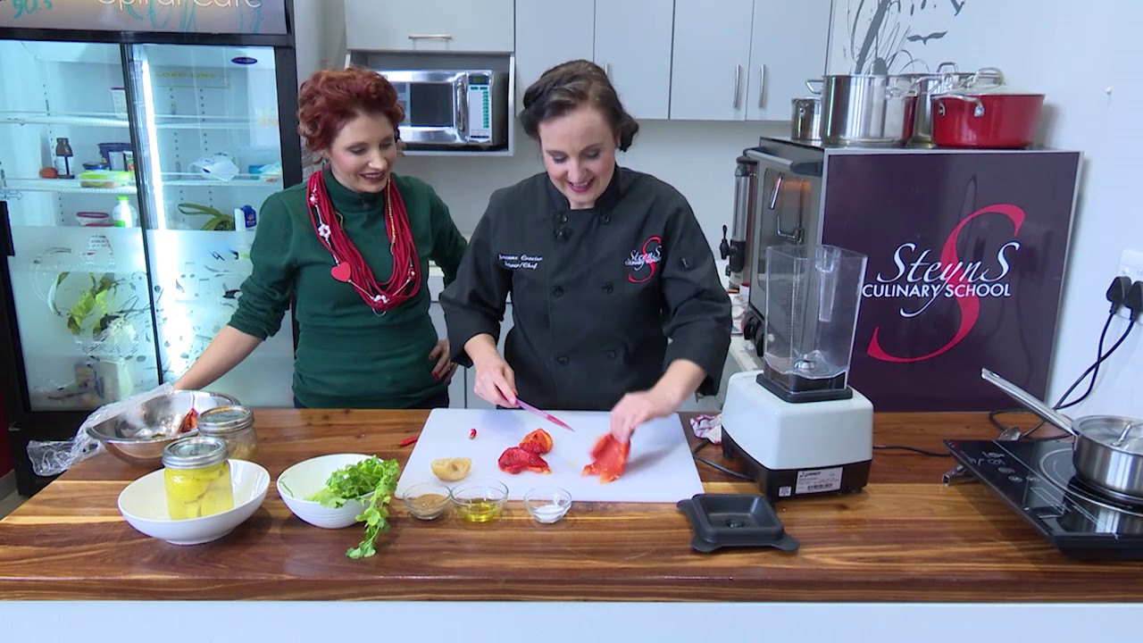 Kombuis - Chef Suzanne Crozier - Rooipeper-Harissa en Gemarineerde ...