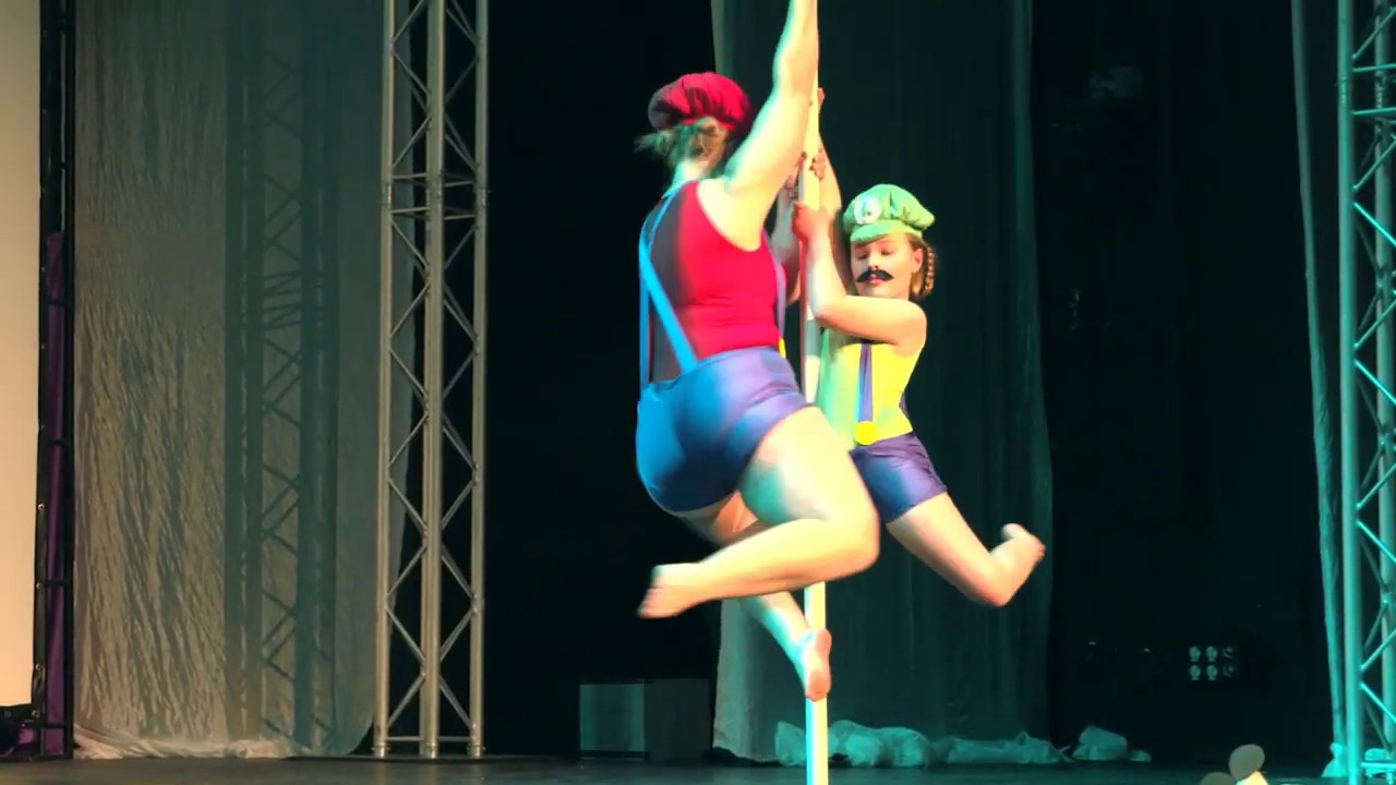 Dezi & Kayla Erasmus - YouTube