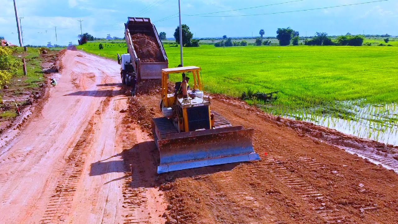 Perfect action!! Clearing good activities under construction across ...