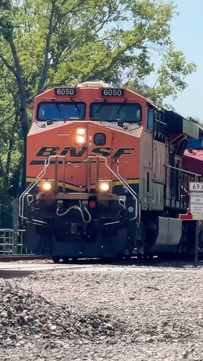 BNSF Manifest train w/ CP power & BNSF Warbonnet! #bnsfrailway #bnsftrains #bnsf - YouTube