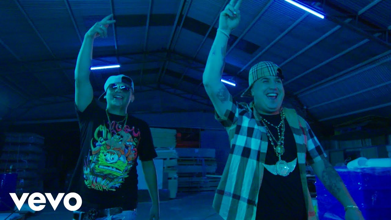 Carlitos Junior, Chocolate Blanco - Me Envidian (Official Music Video ...