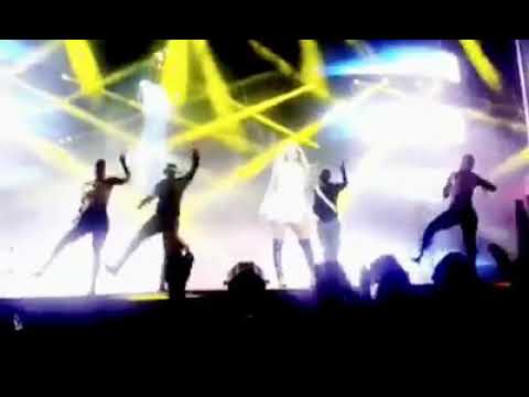 Hadise'nin seksi bacakları ve kalçaları Volume 2