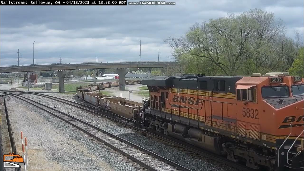 BNSF 5832 departs Bellevue no DPU - YouTube