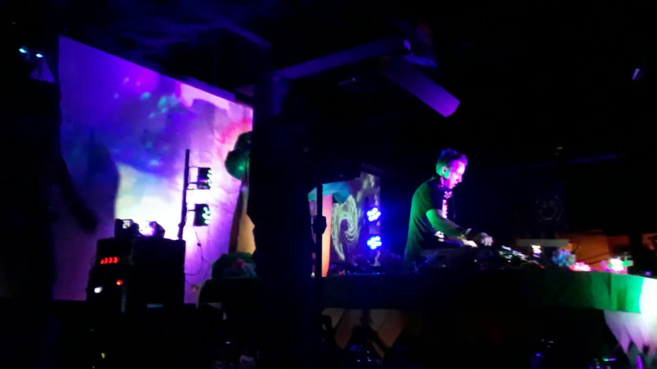 DJ S3RL・Chicago・2018・Super S3RL Bros - YouTube