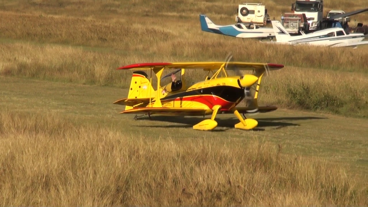 Raglan Fly In Airshow Part 2 - YouTube