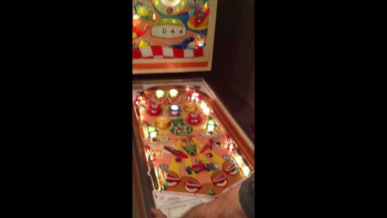 1963 Williams "Beat The Clock" EM Pinball - YouTube