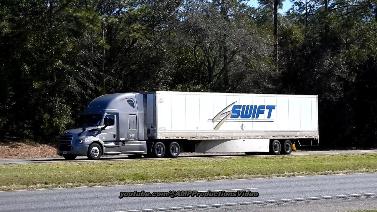 Truckspotting Gray Freightliner Cascadia Swift 22525 - YouTube