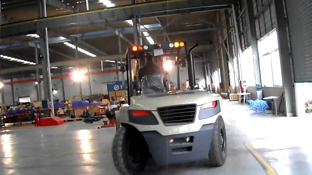 JACK TEC UN FORKLIFT DIESEL 10T - YouTube