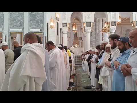 Rare Moment: Sheikh Sudais took over the Jummah salah after Sheikh Maher felt unconscious.