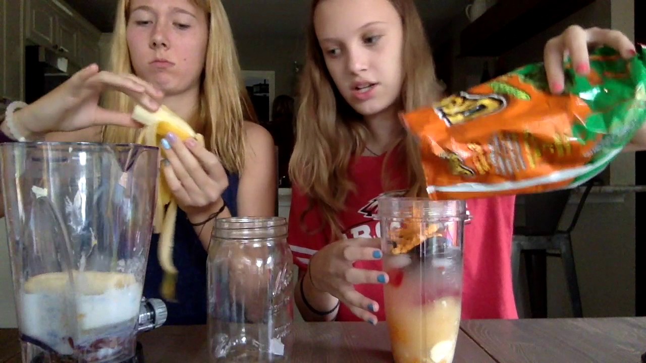 SMOOTHIE CHALLENGE! *she threw up* - YouTube