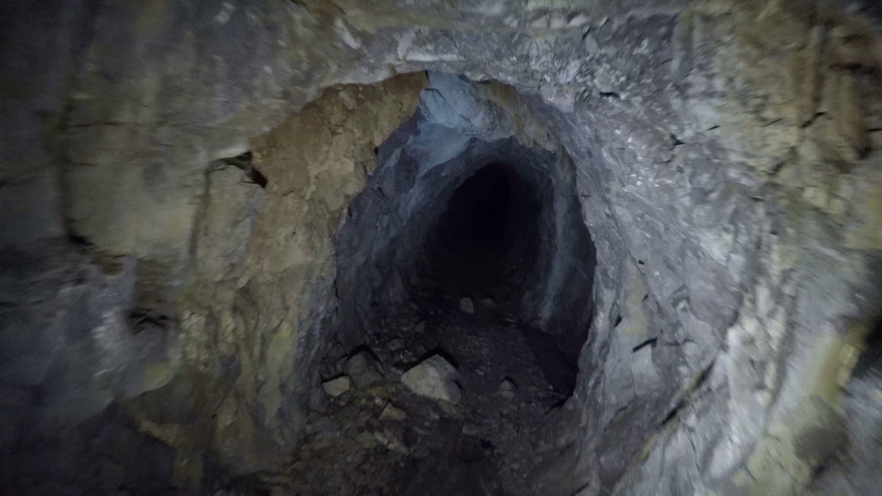 Geheimnisvolle Stollen / Altbergbau - YouTube
