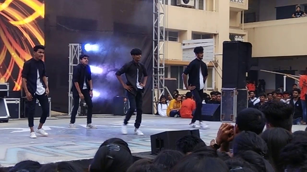 V g vaze college dimension - YouTube