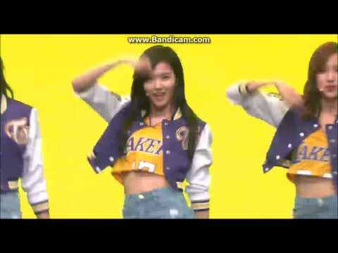 Clips of Twice performing at KCON LA 2016 160801