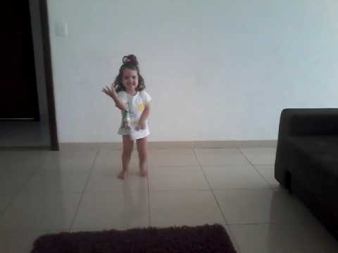 Minha irma dançando