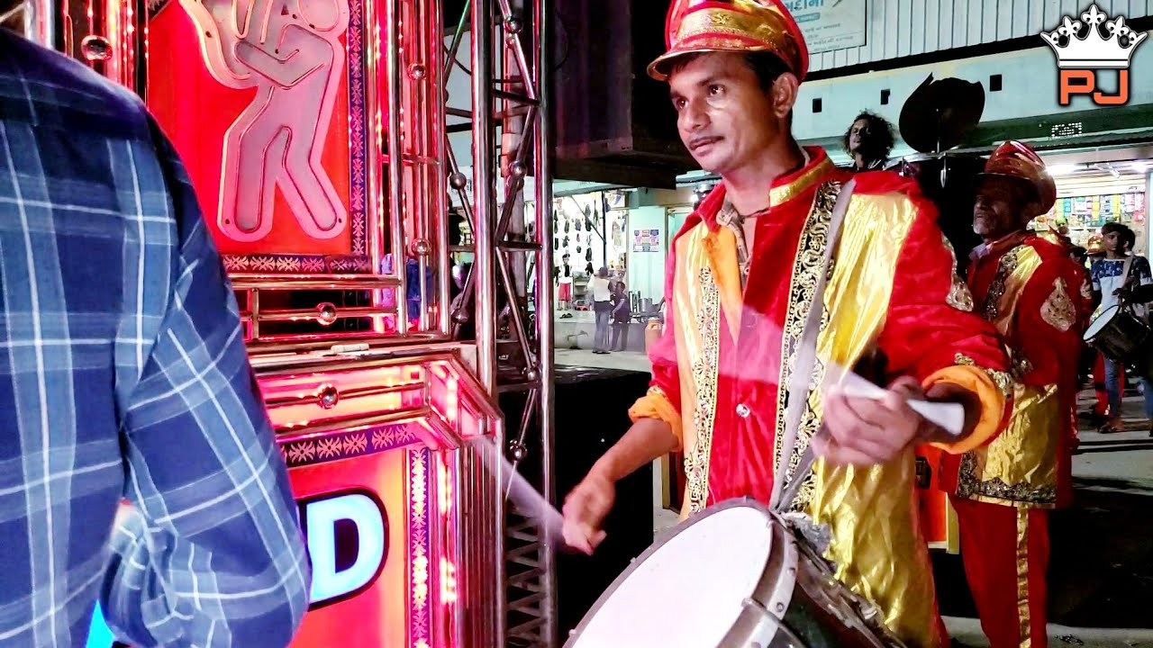 Samrat Band Anand | De De Pyar De | PJ Bands - YouTube