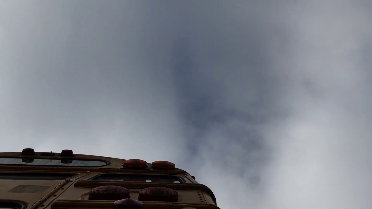 275 EXHAUST STARTUP -- DTA360 -- 1994 Thomas 3800 - YouTube