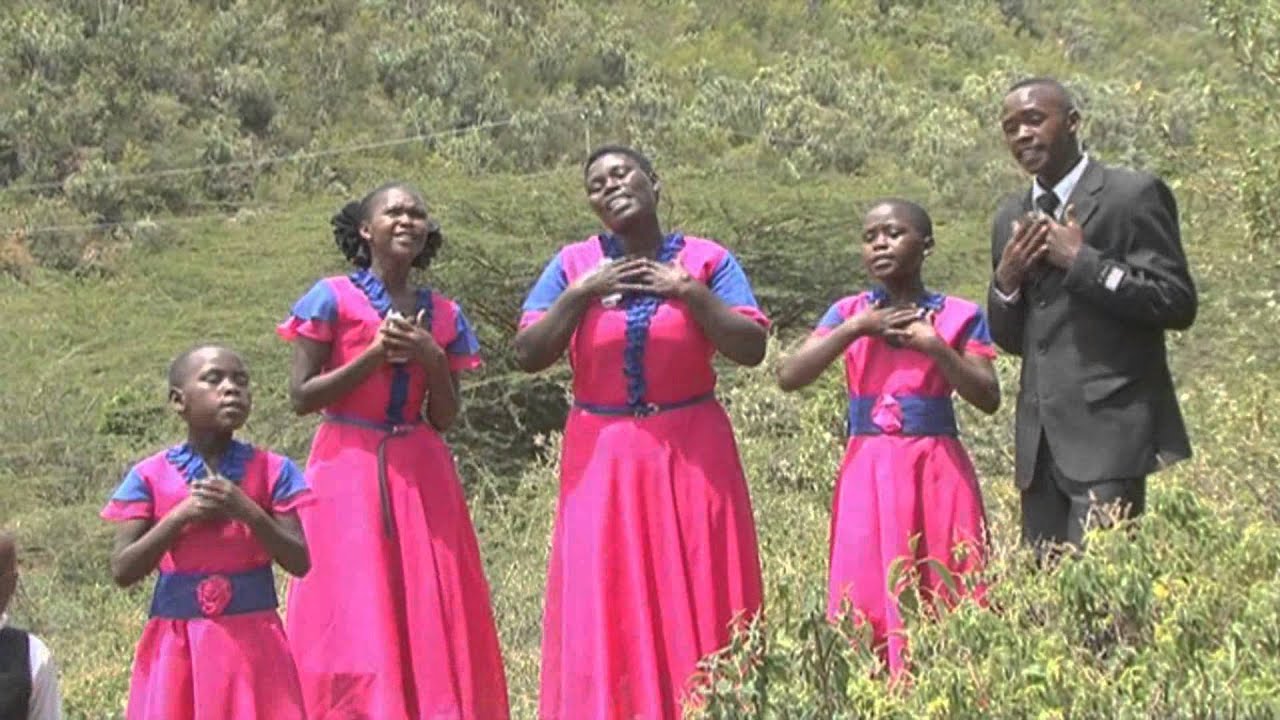 Apostle Singers - Nasikitika Moyoni - YouTube