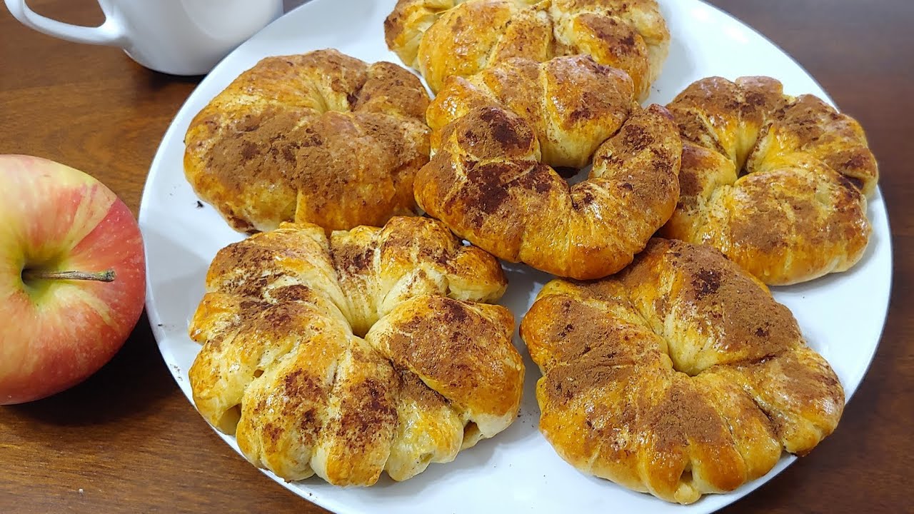 Crescent Apple Rings Baked in Oven | Fall Apple Recipes - YouTube