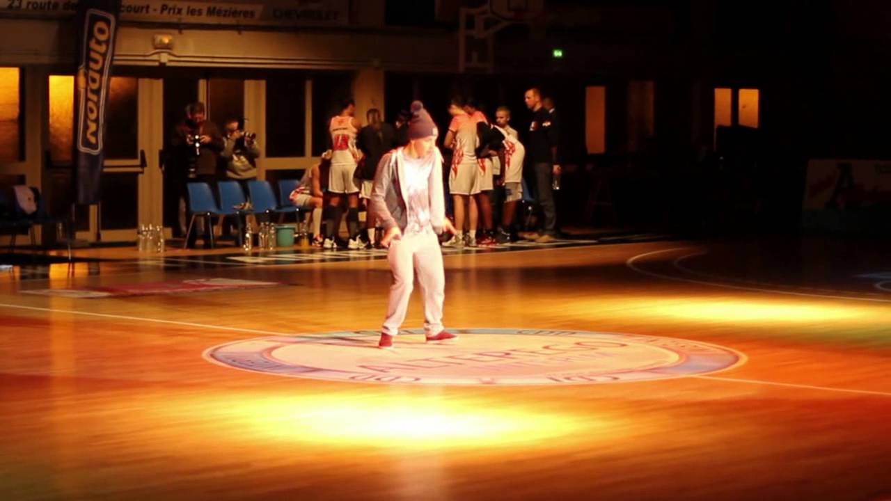 JUNIOR DEYDEY / POPPING SOLO / FCB / 2013 - YouTube