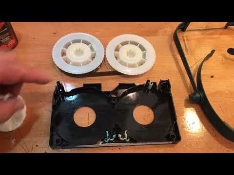VHS-Videokassette und Bandreparatur