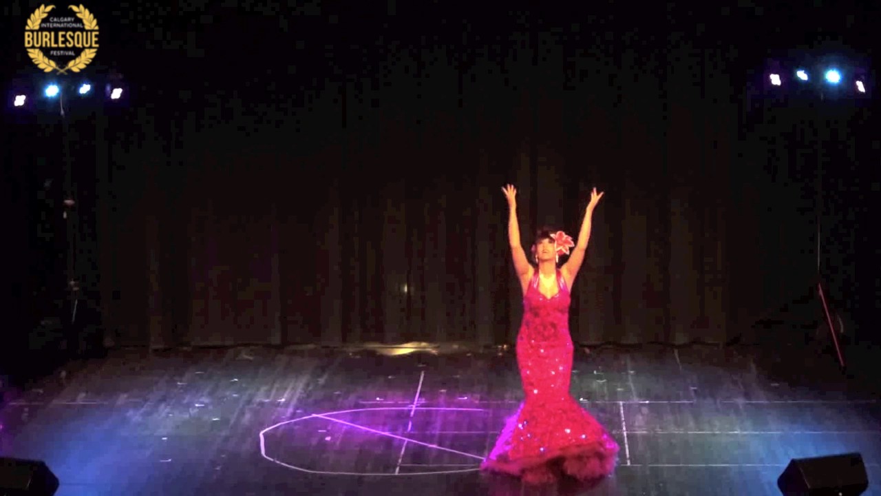 Silk E Gunz - The Calgary International Burlesque Festival - YouTube