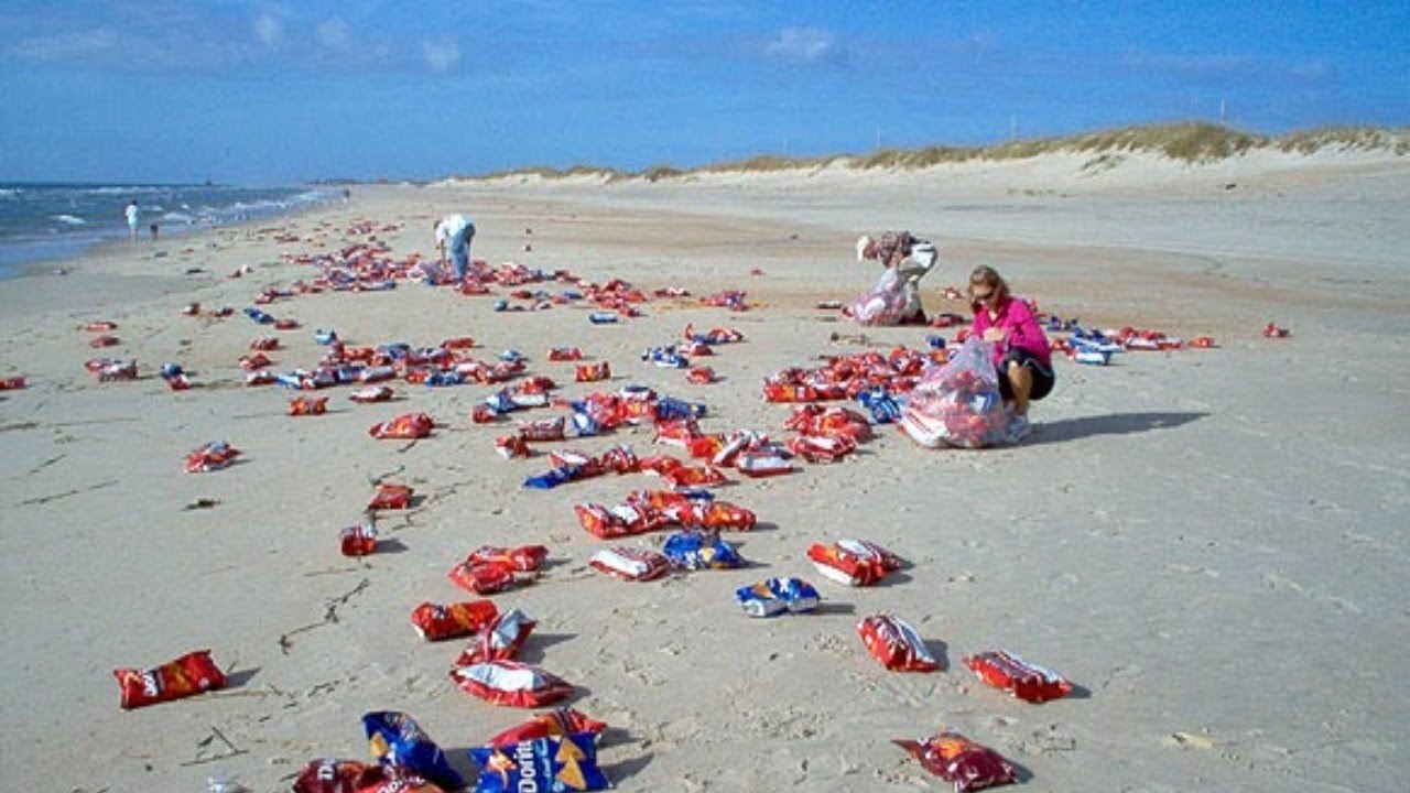 Most Crazy Things Found On The Beach - YouTube