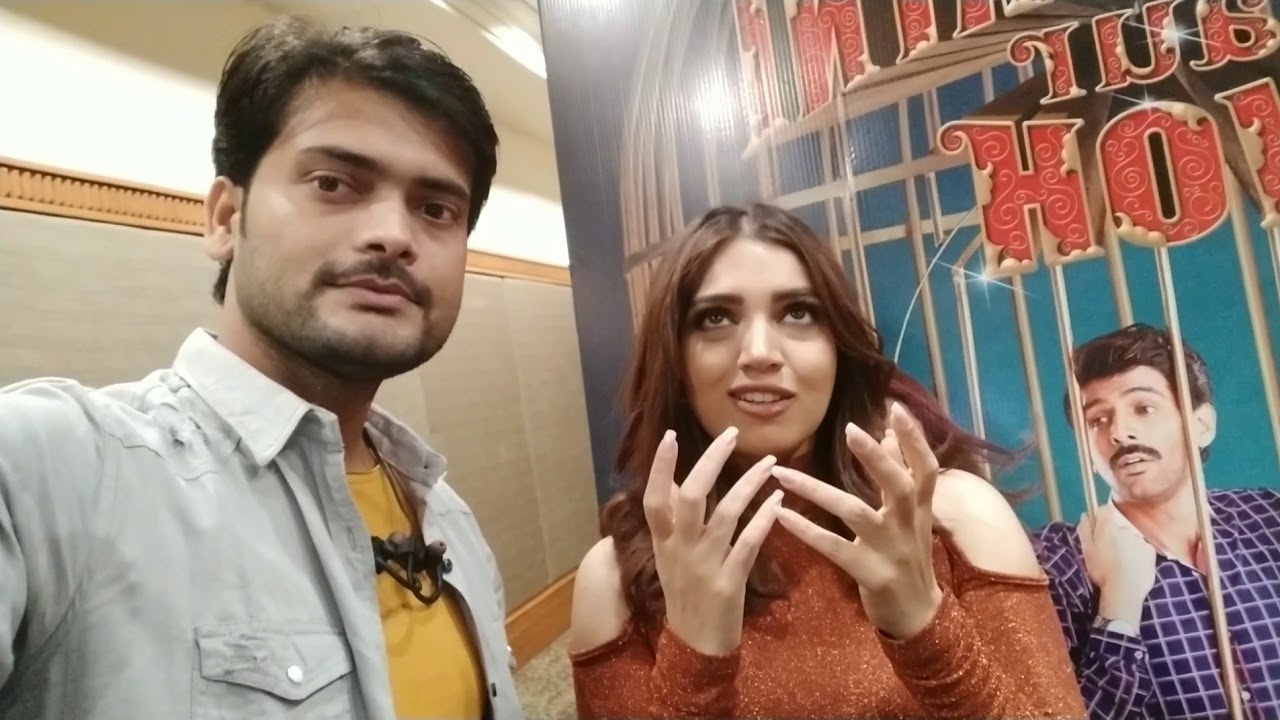 Bhumi Pednekar with Rahul Varun during Pati Patni aur Woh movie ...