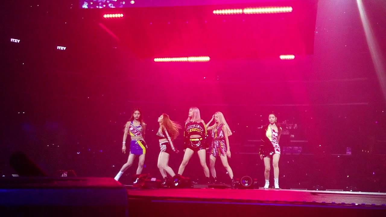 190818 ITZY (있지) - IT'Z SUMMER ( KCON LA 2019 ) - YouTube