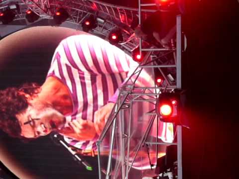 Howard Donald singing What is love ?Take That Dublin 2009 - YouTube