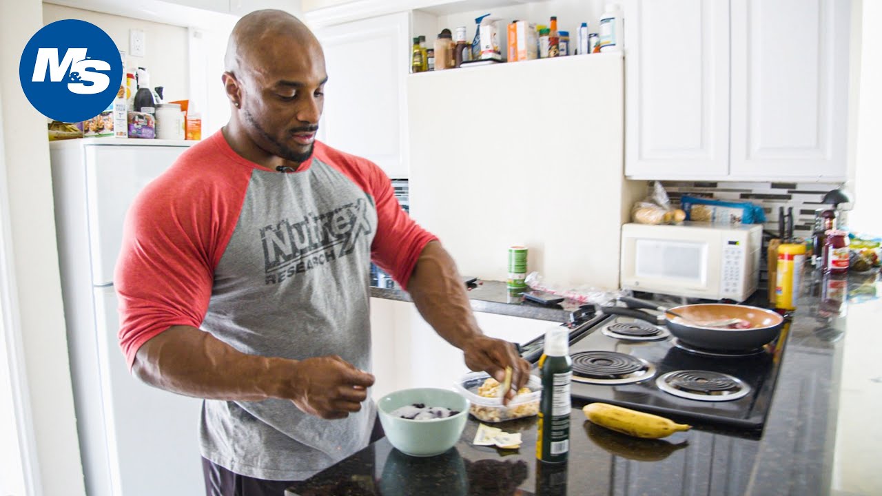 What Pro Bodybuilders Eat For Breakfast | Errol Moore Shares His Meal 1 ...