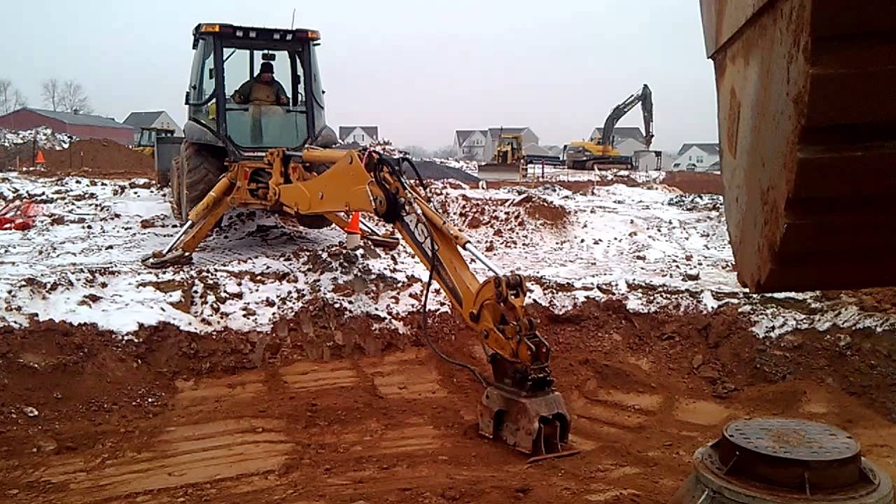 Case 590 Super N with a hoe-pac - YouTube