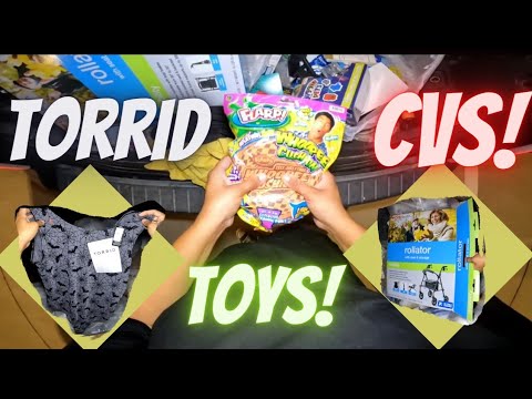 Dumpster Diving- So much Waste! Torrid Destroys everything! - YouTube