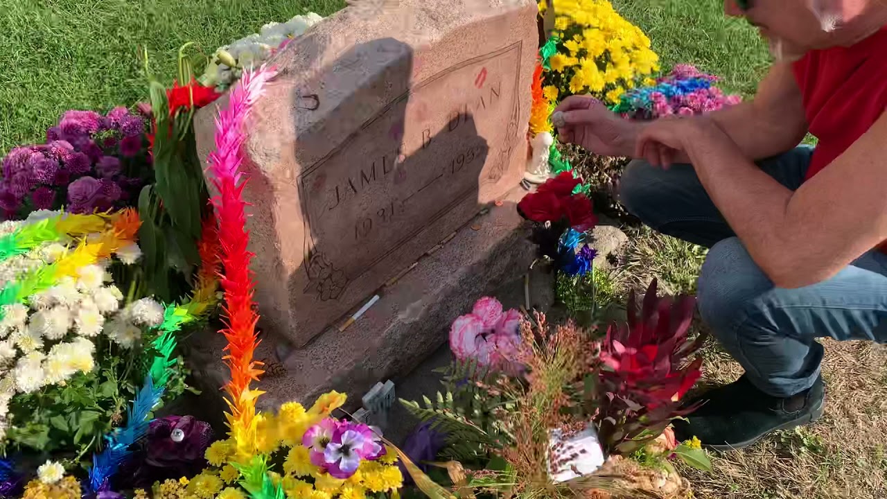 James Dean's Grave - YouTube