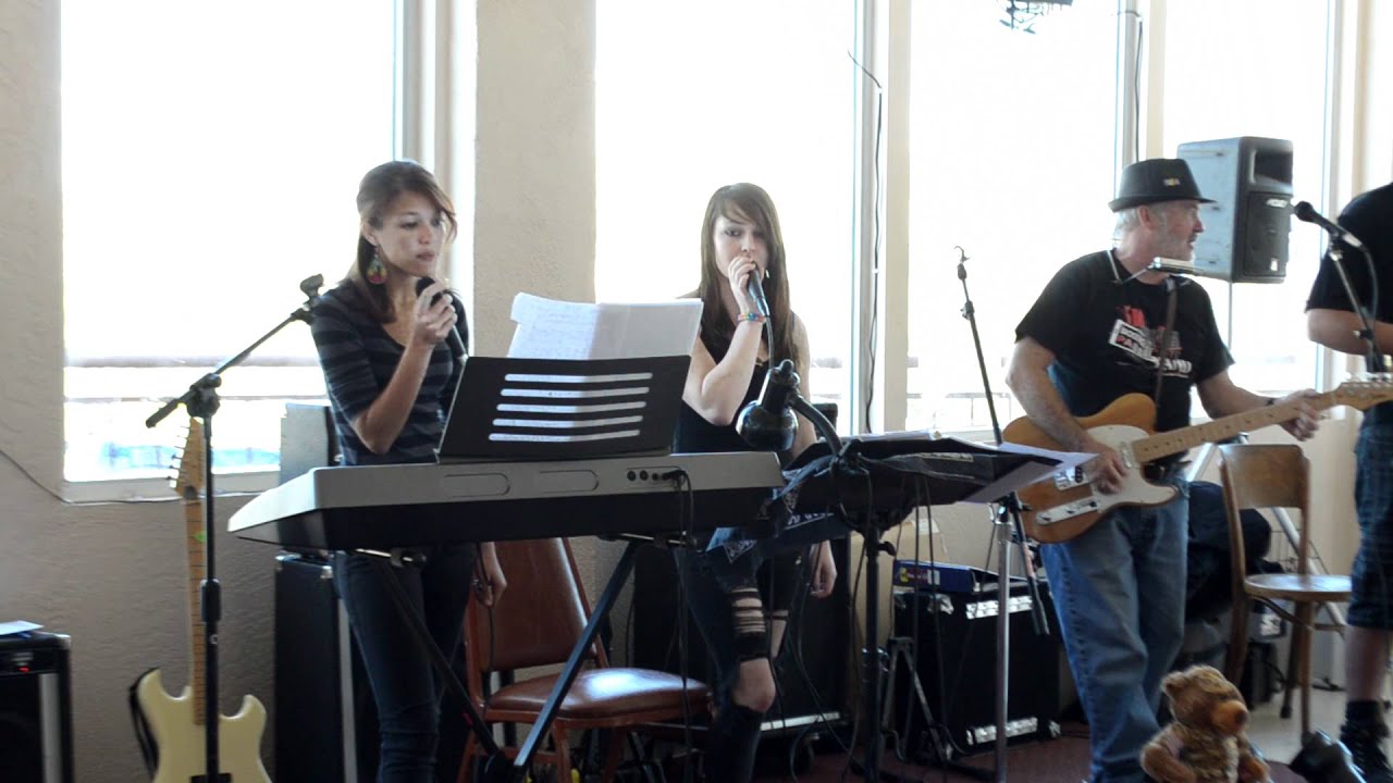 Kayla Smith singing " When You Say Nothing At All". - YouTube