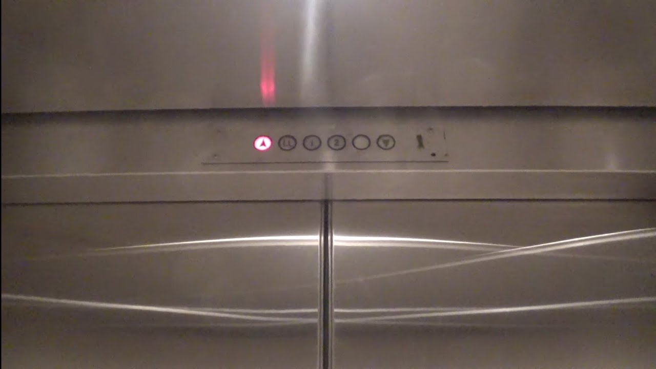 Westinghouse Traction Elevator @ Macy's - Woodfield Mall - Schaumburg ...